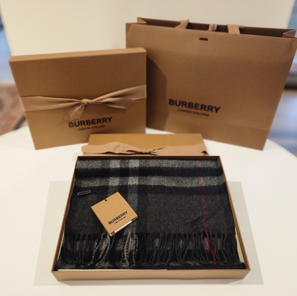 Burberry | Accessories | Brand New Burberry Check Cashmere Scarf With ...